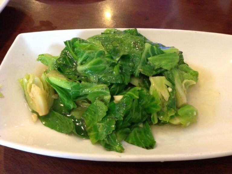 Small Kale with Fried Garlic at The Little Chef - Miri City Sharing