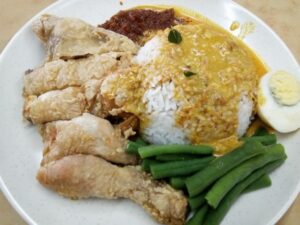 Alex Fried Chicken Rice in Miri City, MUST TRY SALAD Chicken Rice ...